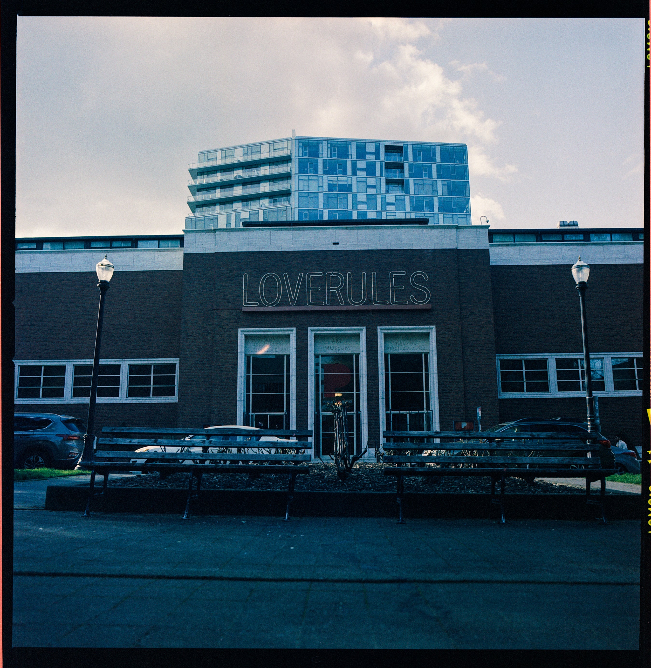 Lomography LomoChrome Metropolis 100-400 Color Negative 35mm Film — Pro ...